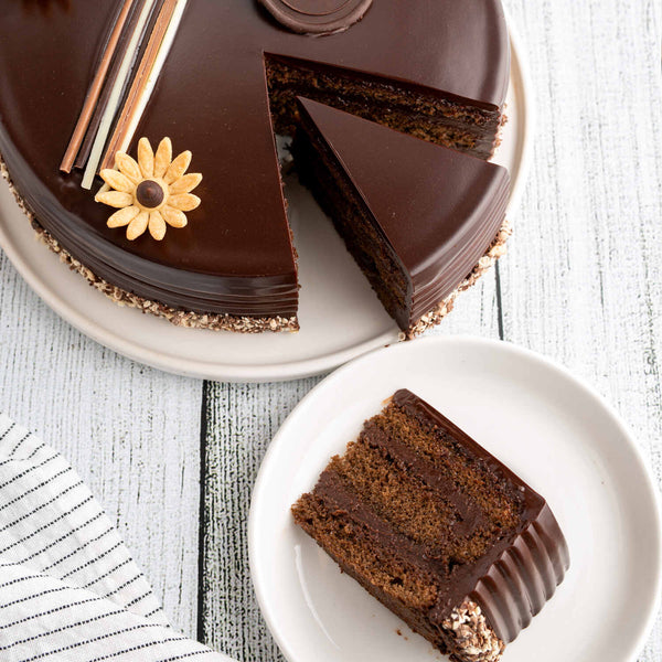 Order 1 Kg Dutch Truffle Cake Online at Best Prices in India | Theobroma